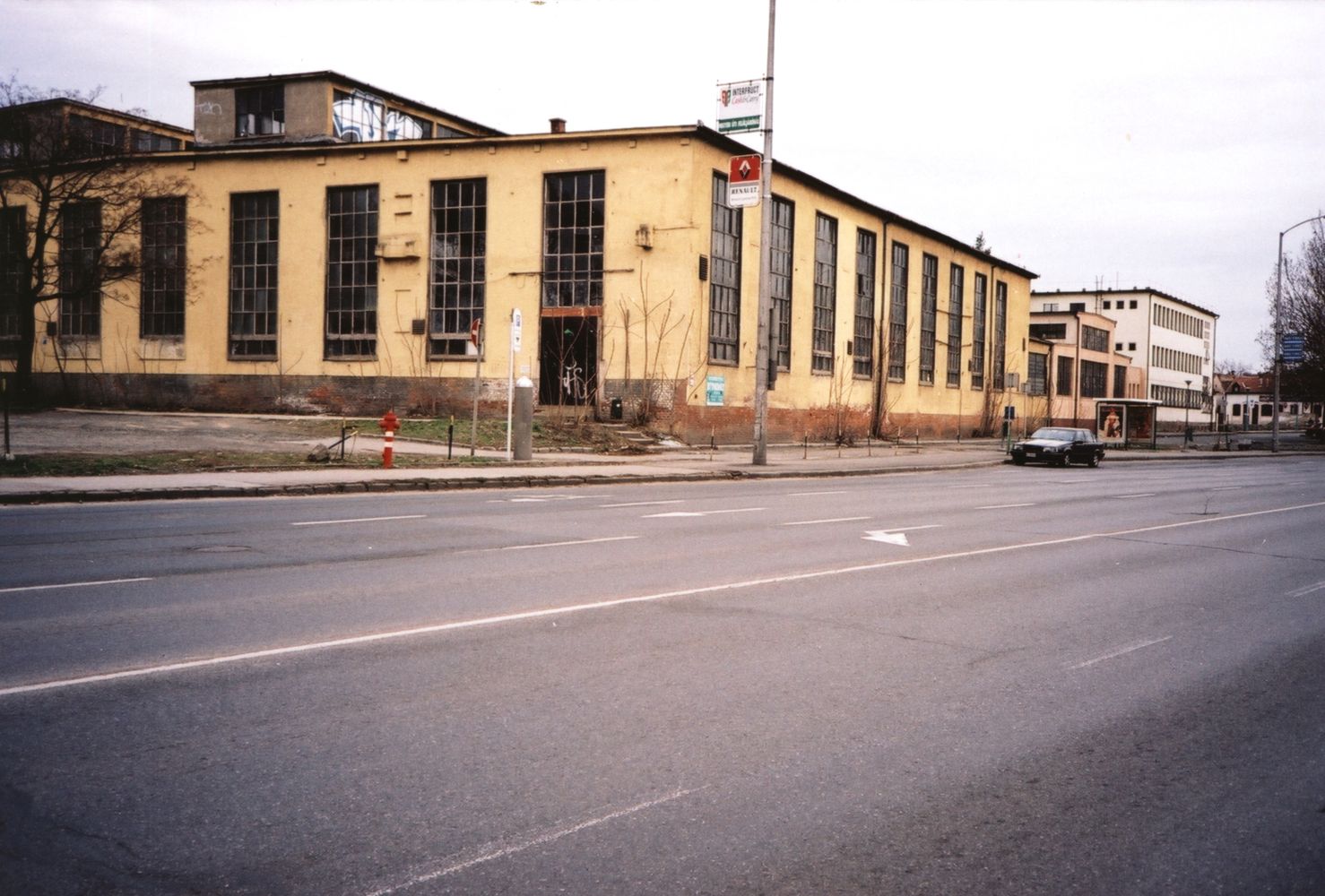 Le centre commercial « Árkád » de Pécs, manifestation urbaine de la ...